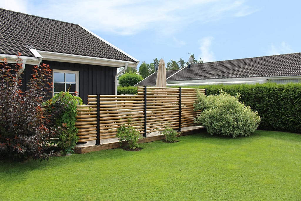 Stolpe Drömminge - vandrette trælister - Svensk design
